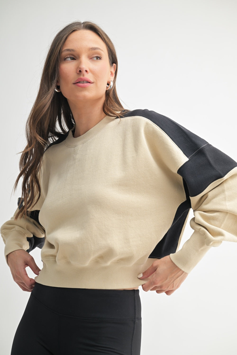 Contrast Edge Cropped Sweatshirt – Chelsea Pacifica